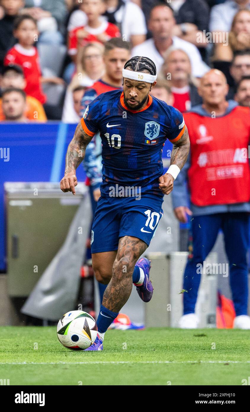 Munich, Germany. 02nd, July 2024. Memphis Depay (10) of the Netherlands ...