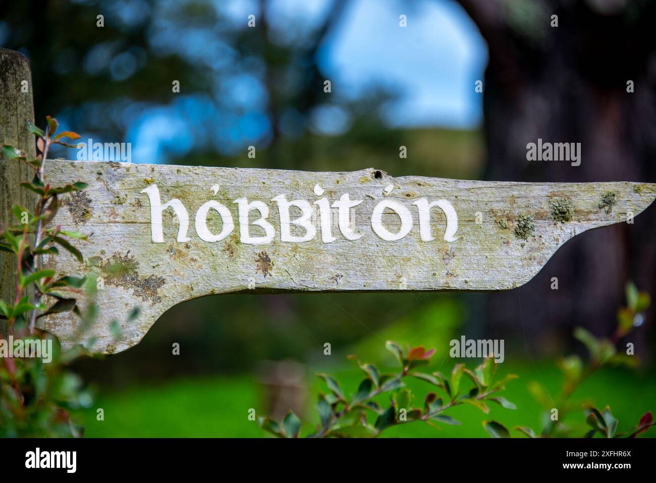Hobbiton sign hi-res stock photography and images - Alamy