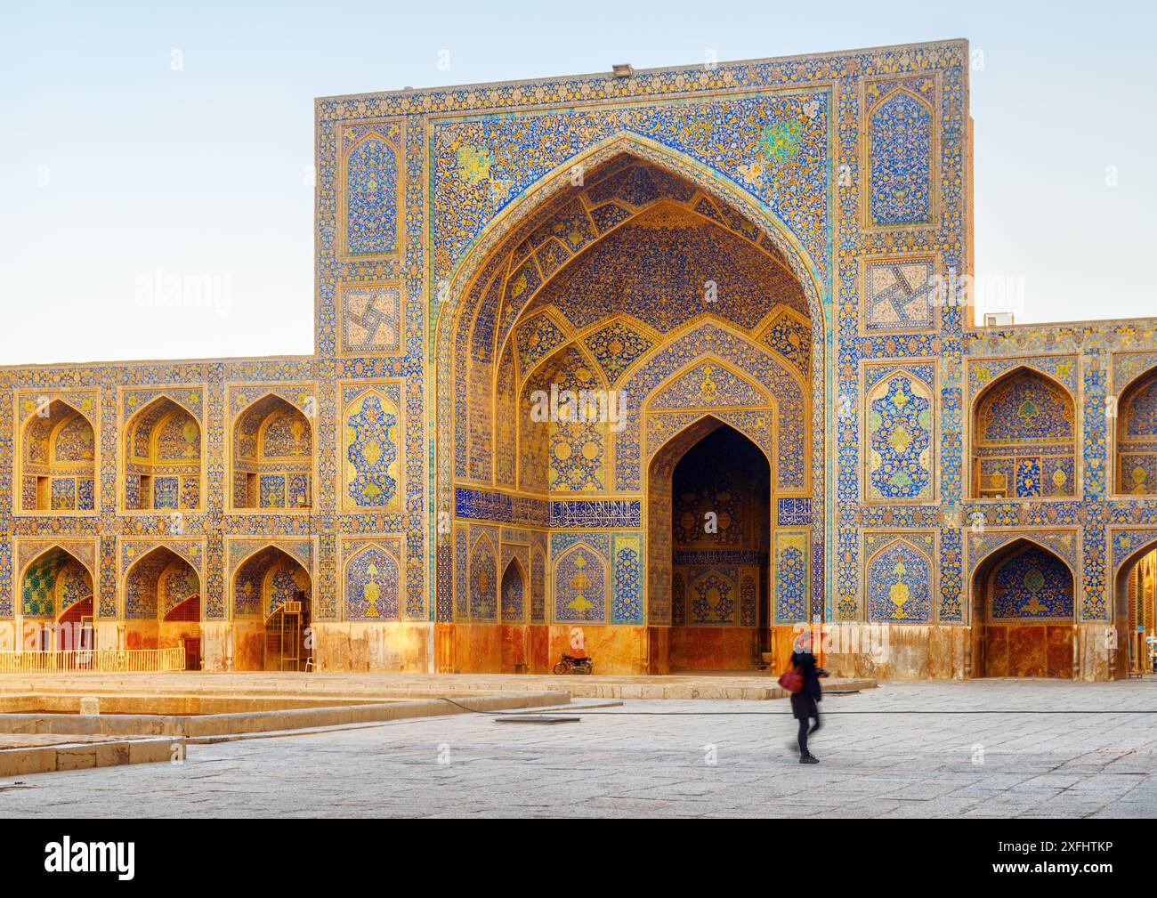 Amazing view of courtyard of the Shah Mosque (Imam Mosque) in Isfahan ...