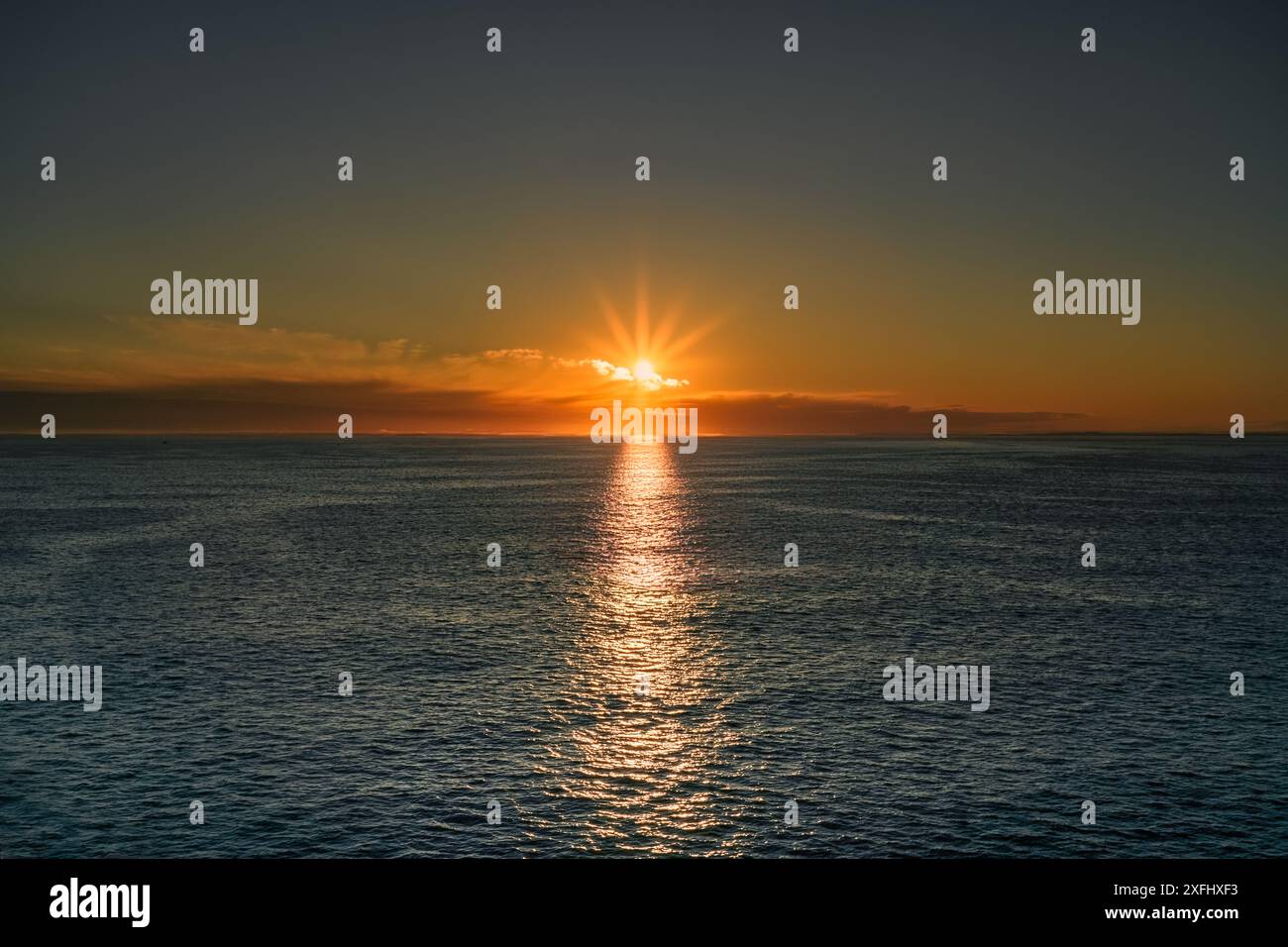 Sunbeam rays hi-res stock photography and images - Alamy
