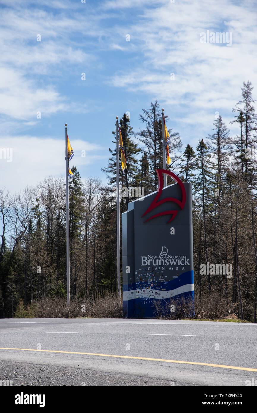 Welcome to the province of New Brunswick sign on the Trans Canada ...