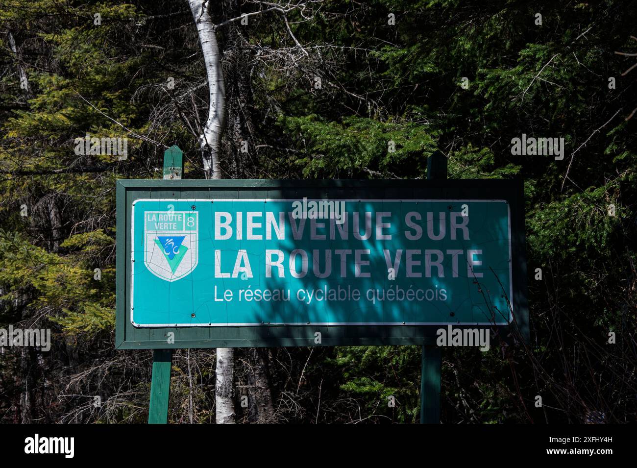 Welcome to the green cycling route sign in French on the Trans Canada ...