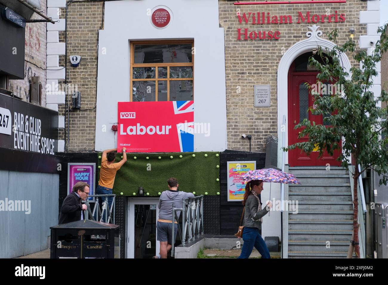 Labour workers wimbledon hi-res stock photography and images - Alamy