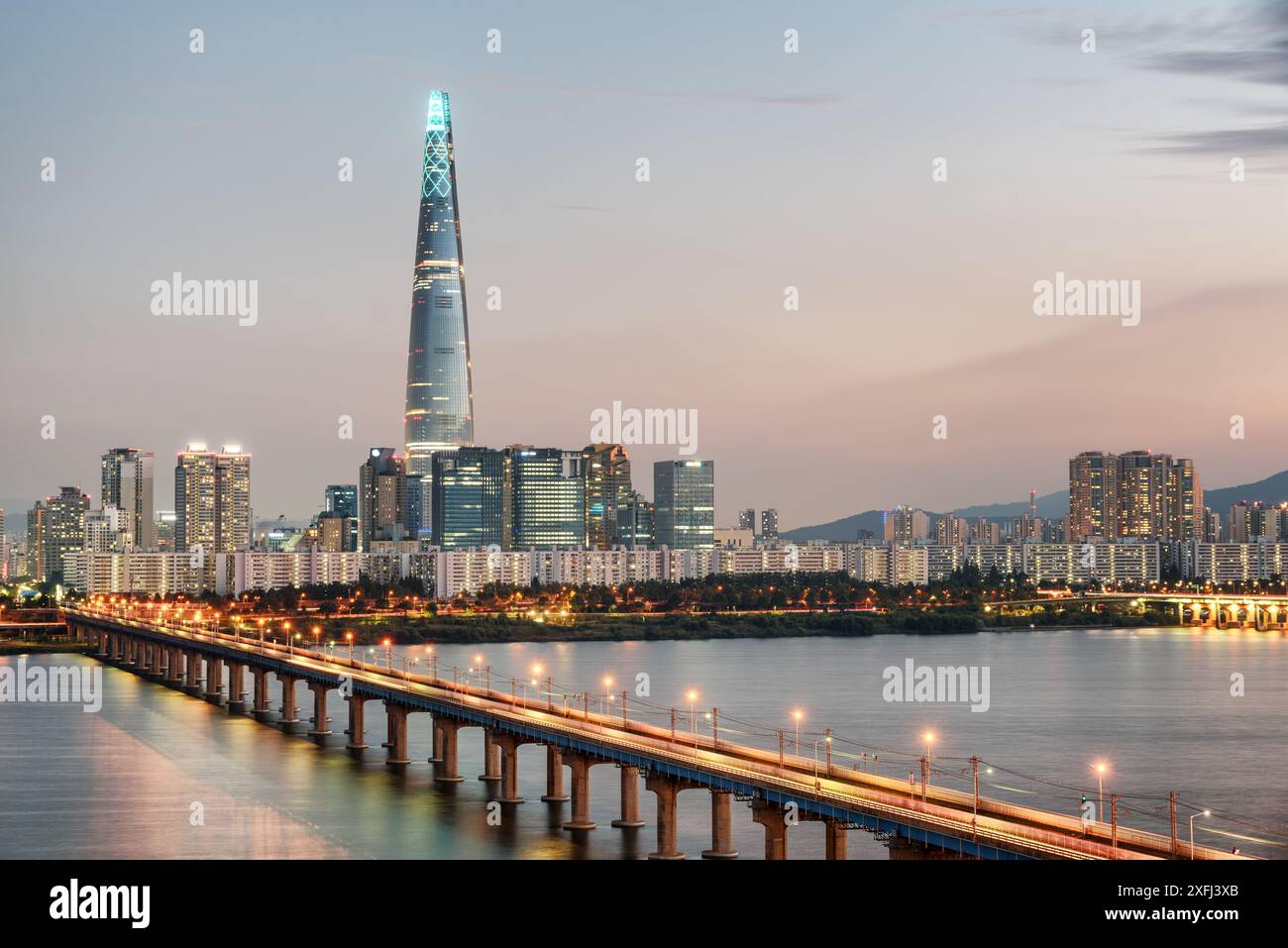 Amazing view of modern tower and Jamsil Railway Bridge over the Han ...