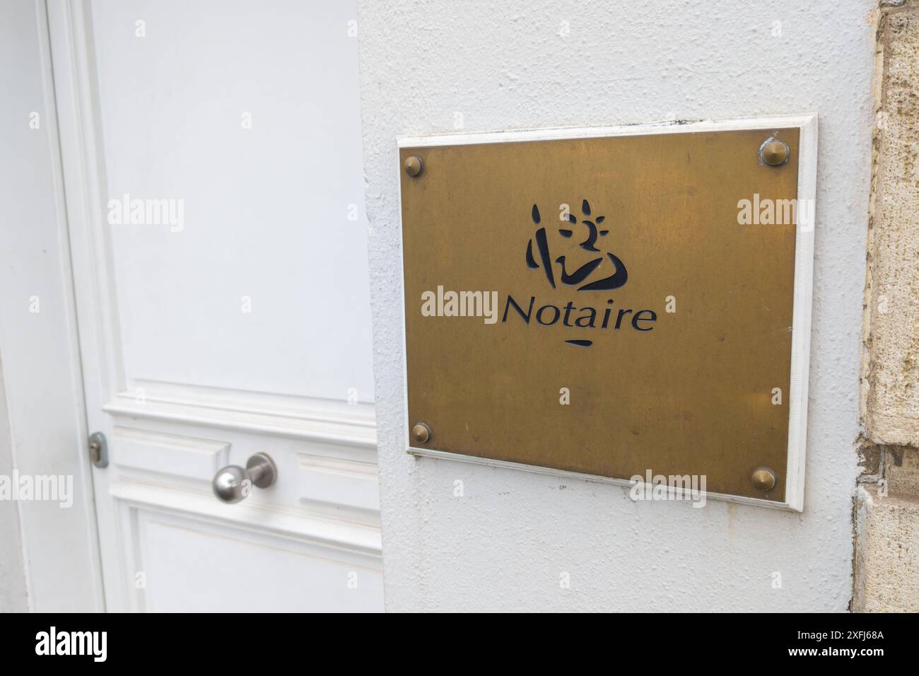 Official french notary office sign hi-res stock photography and images ...