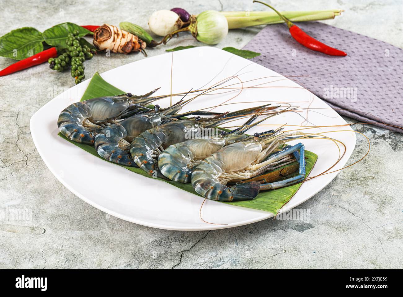 Raw blue river prawn in the plate for cooking Stock Photo - Alamy
