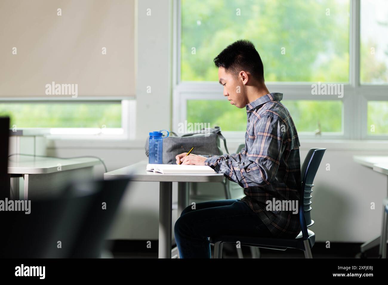 Windows college classroom hi-res stock photography and images - Alamy