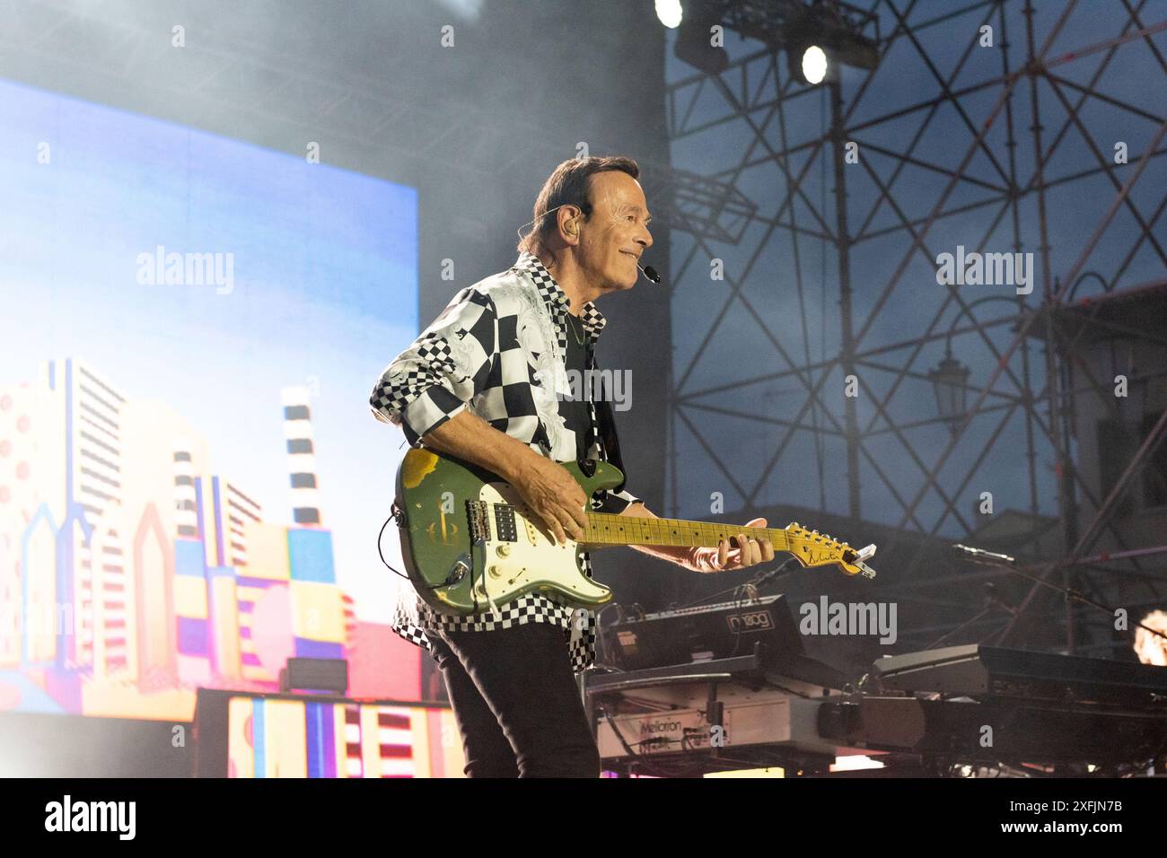 Dodi battaglia and pooh hi-res stock photography and images - Alamy