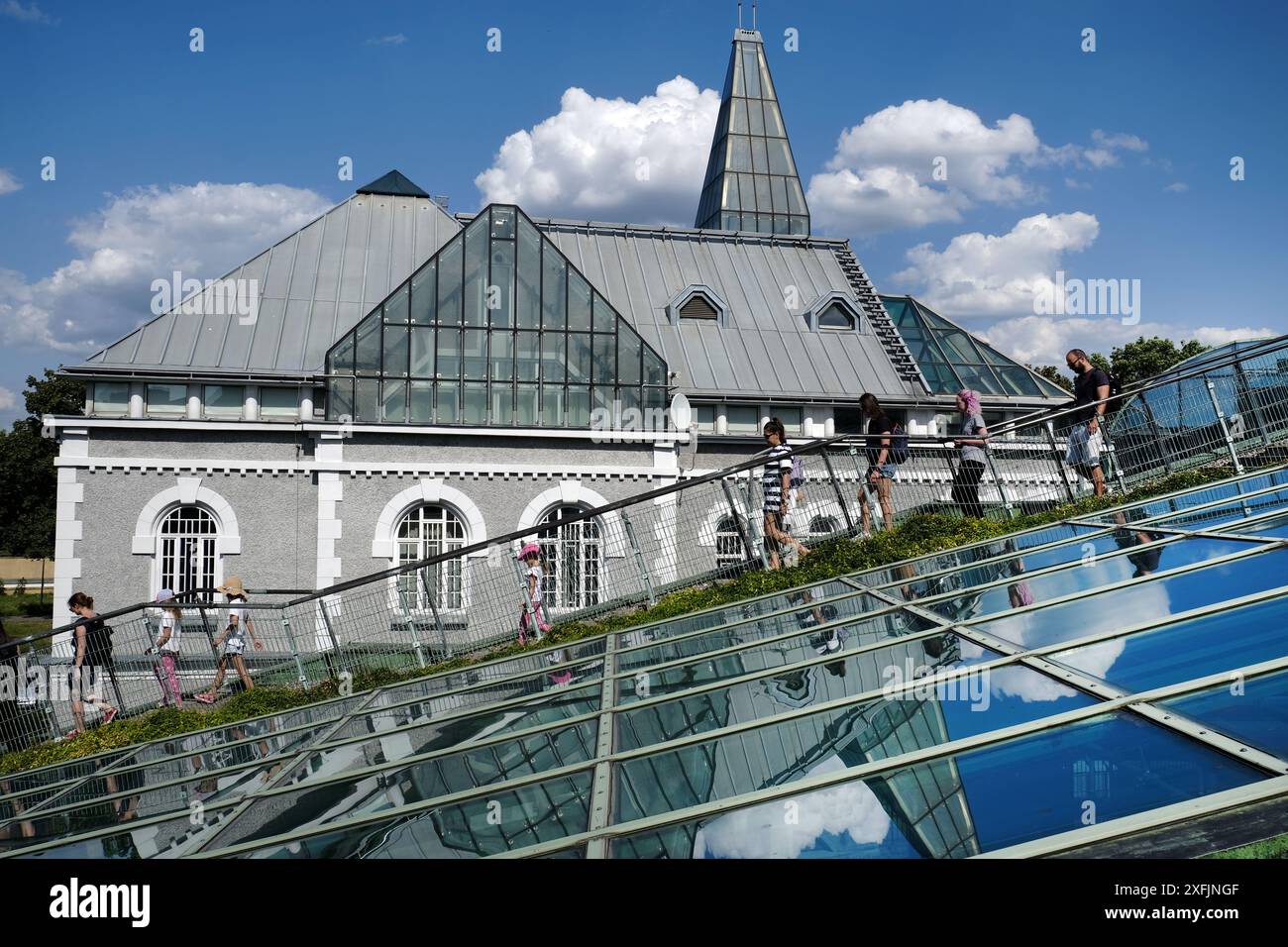 Warsaw poland green library hi-res stock photography and images - Alamy