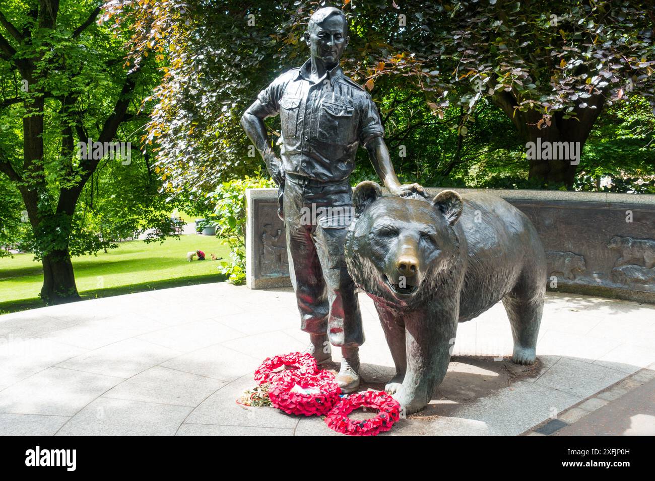 Statue of Wojtek, Soldier Bear. at West Princes Street Gardens ...