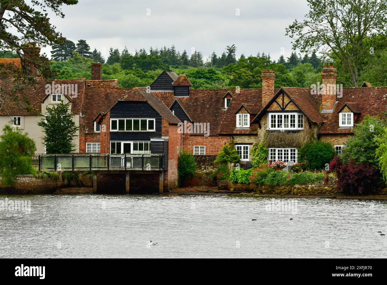 Beaulieu village in new forest hi-res stock photography and images - Alamy