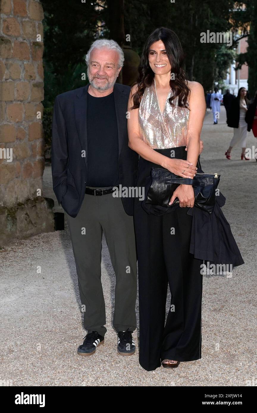 Giovanni Veronesi mit Partnerin Valeria Solarino bei der 64. Verleihung ...