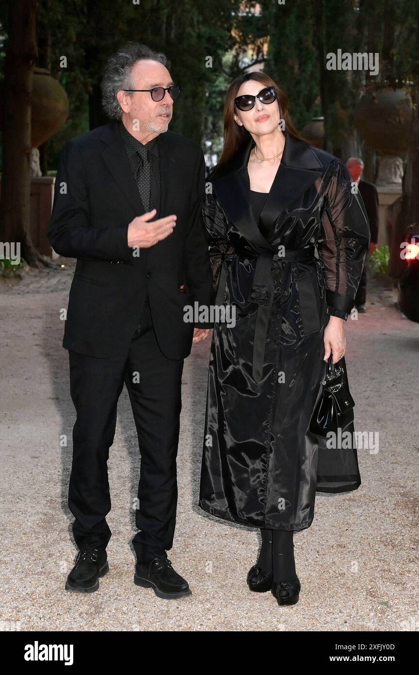 Tim Burton mit Partnerin Monica Bellucci bei der 64. Verleihung der ...
