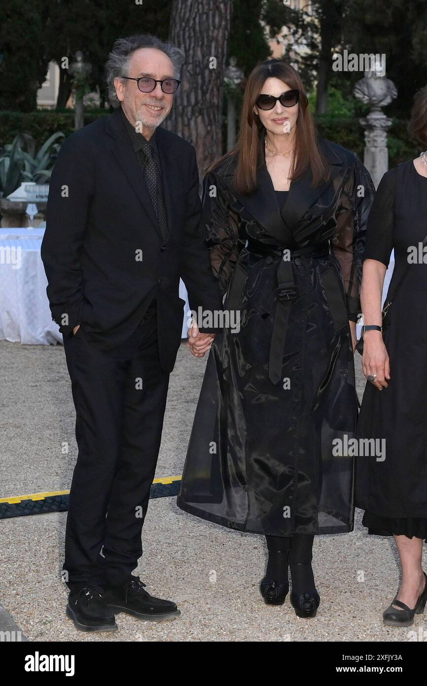 Tim Burton mit Partnerin Monica Bellucci bei der 64. Verleihung der ...