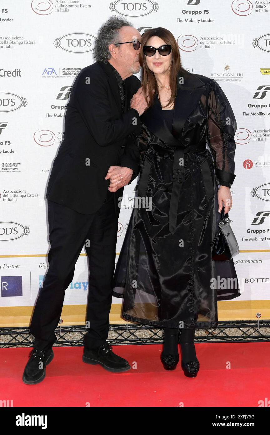 Tim Burton mit Partnerin Monica Bellucci bei der 64. Verleihung der ...