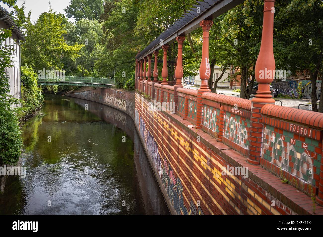 Berlin Mitte OT Gesundbrunnen: an der Panke am Luisenbad, Badstraße - 04.07.2024 Gesundbrunnen ...