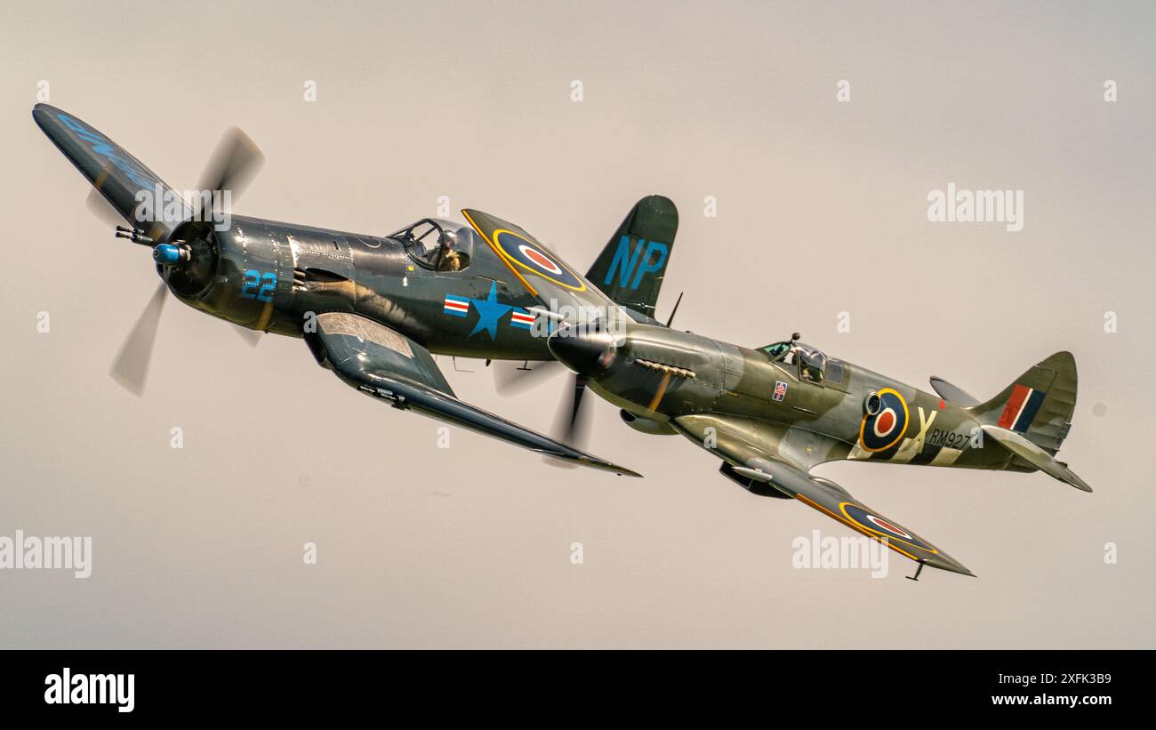 Corsair and Spitfire Formation Stock Photo - Alamy