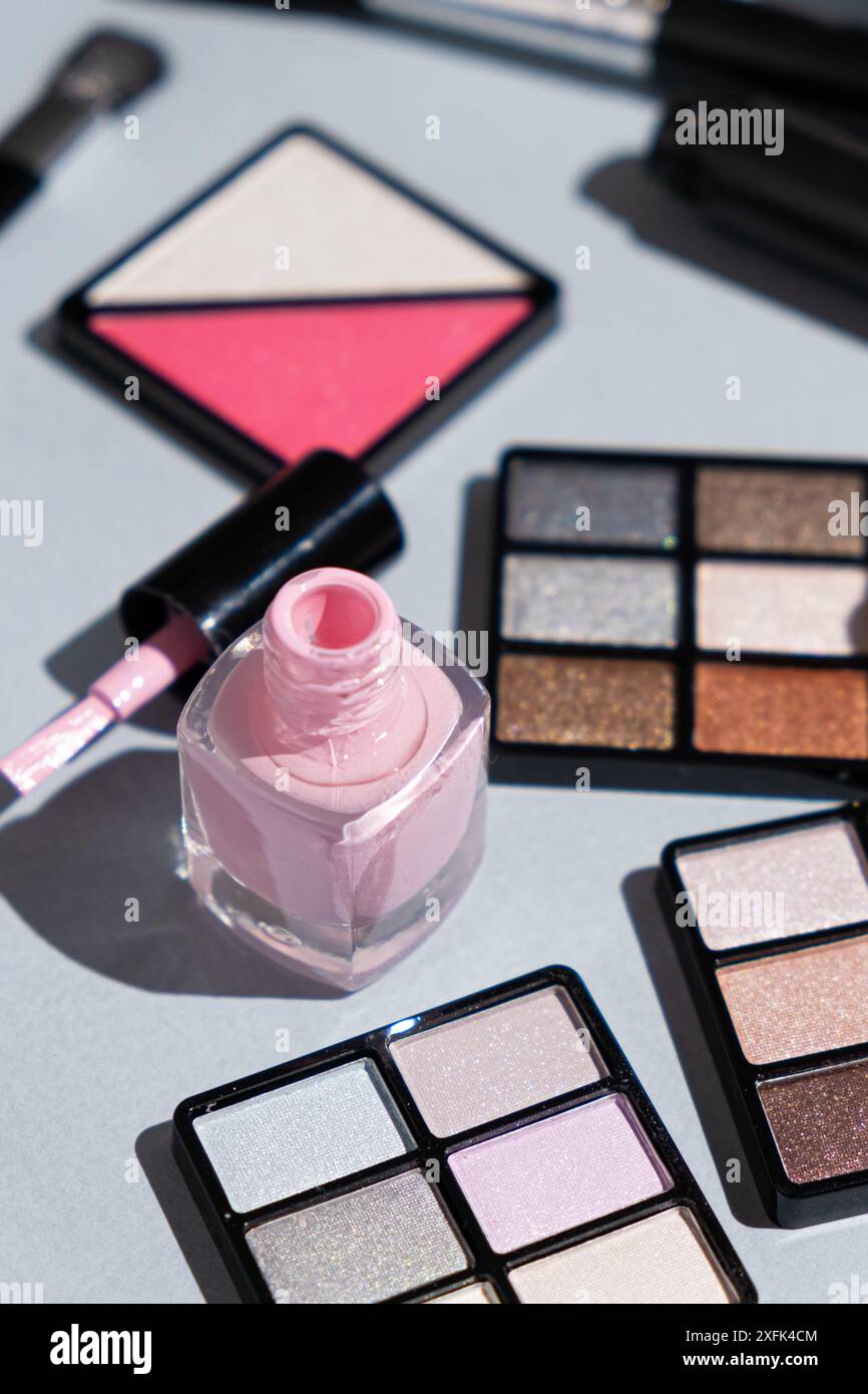 Luxury cosmetics set hi-res stock photography and images - Alamy