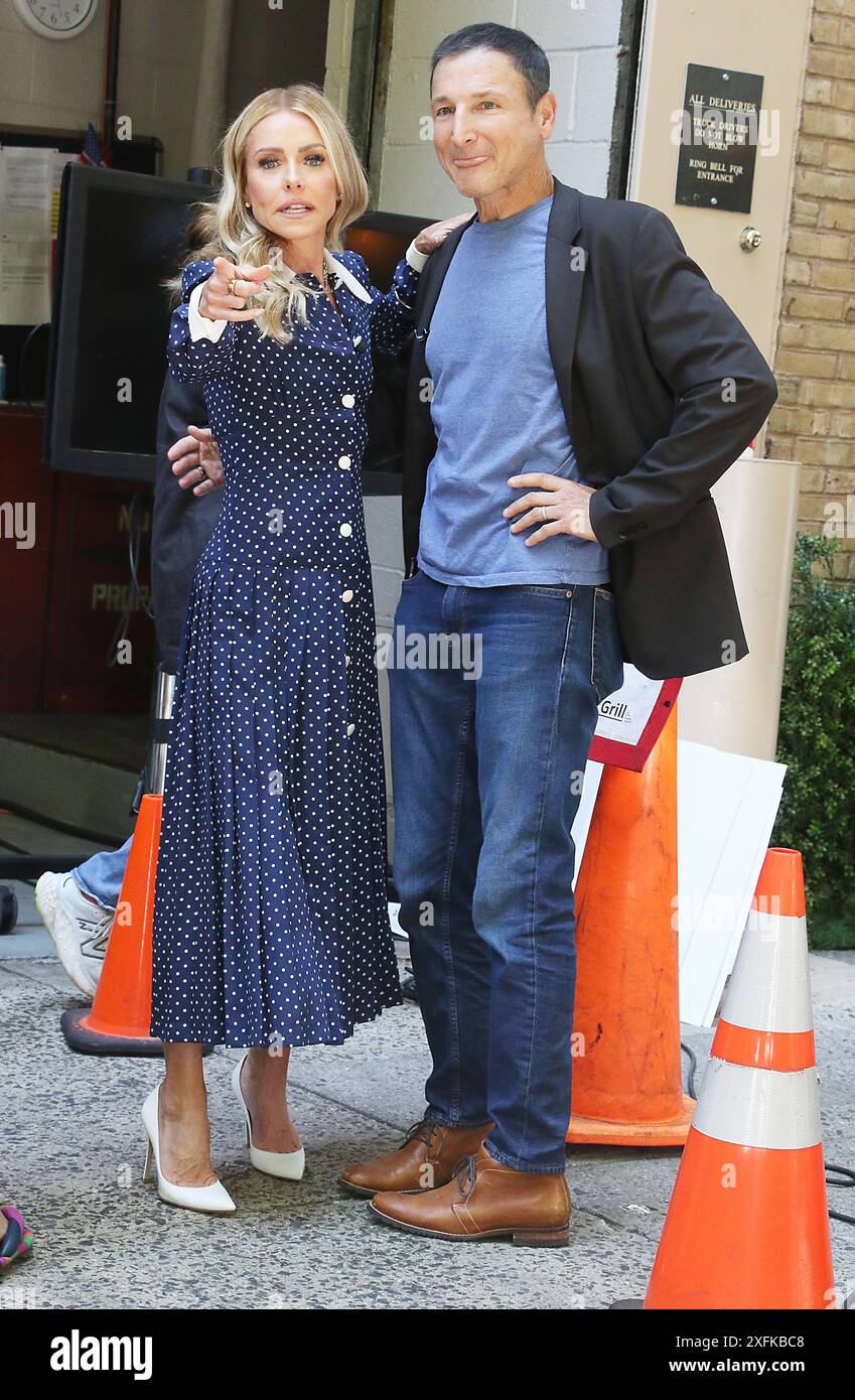Kelly ripa and michael gelman hi-res stock photography and images - Alamy