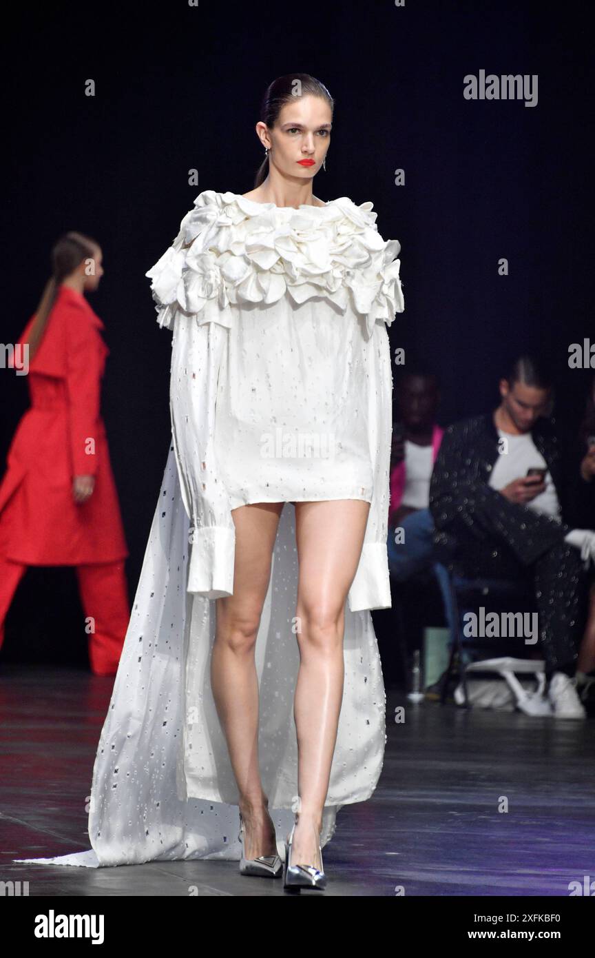 Model bei der Kilian Kerner Fashion Show auf der Berlin Fashion Week S ...