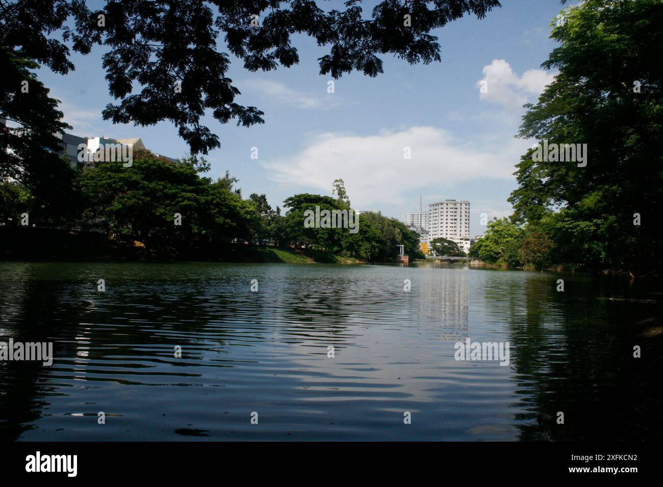 Dhanmondi hi-res stock photography and images - Alamy