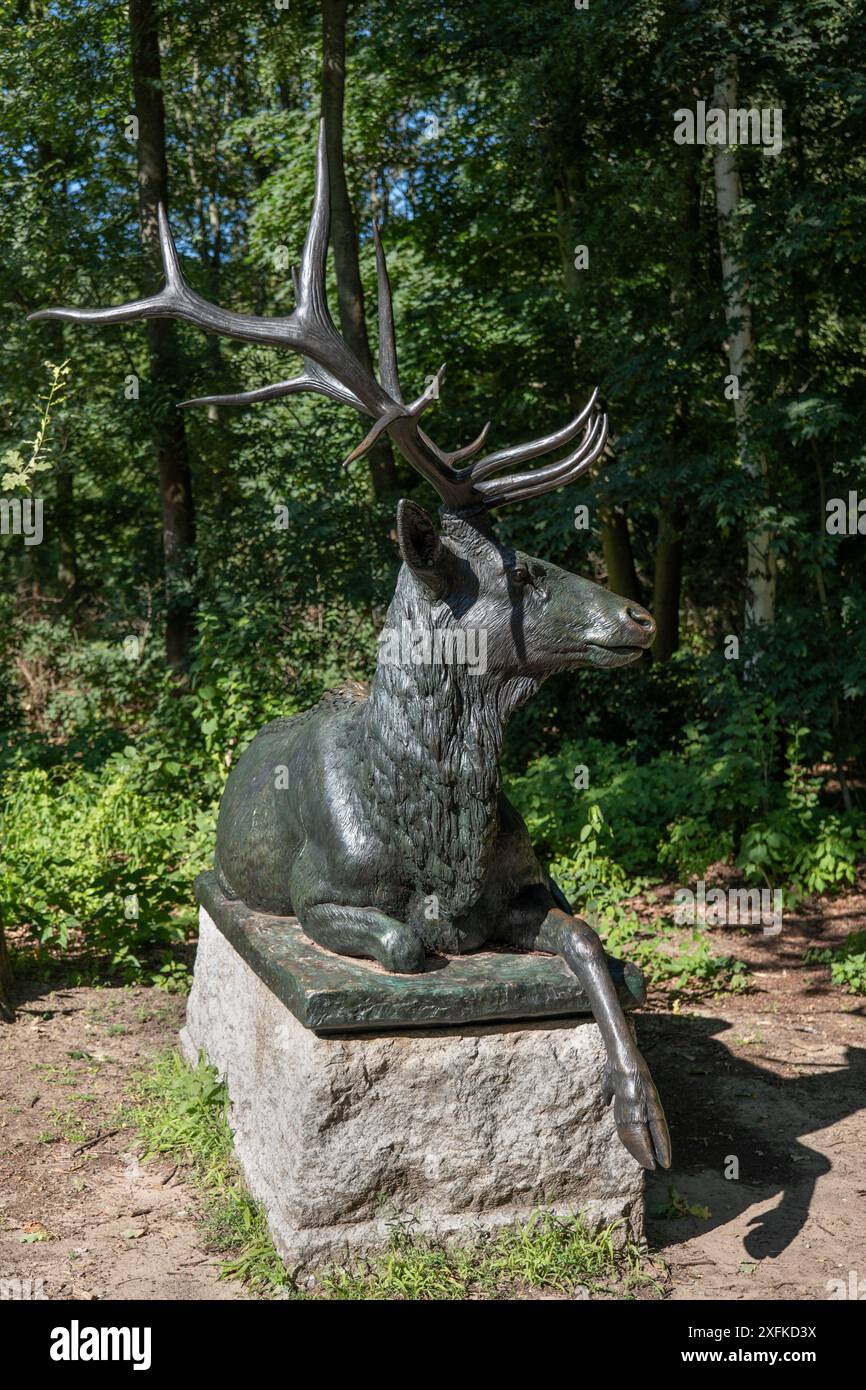 Deer statue in Tiergarten Park in Berlin, Germany Stock Photo - Alamy