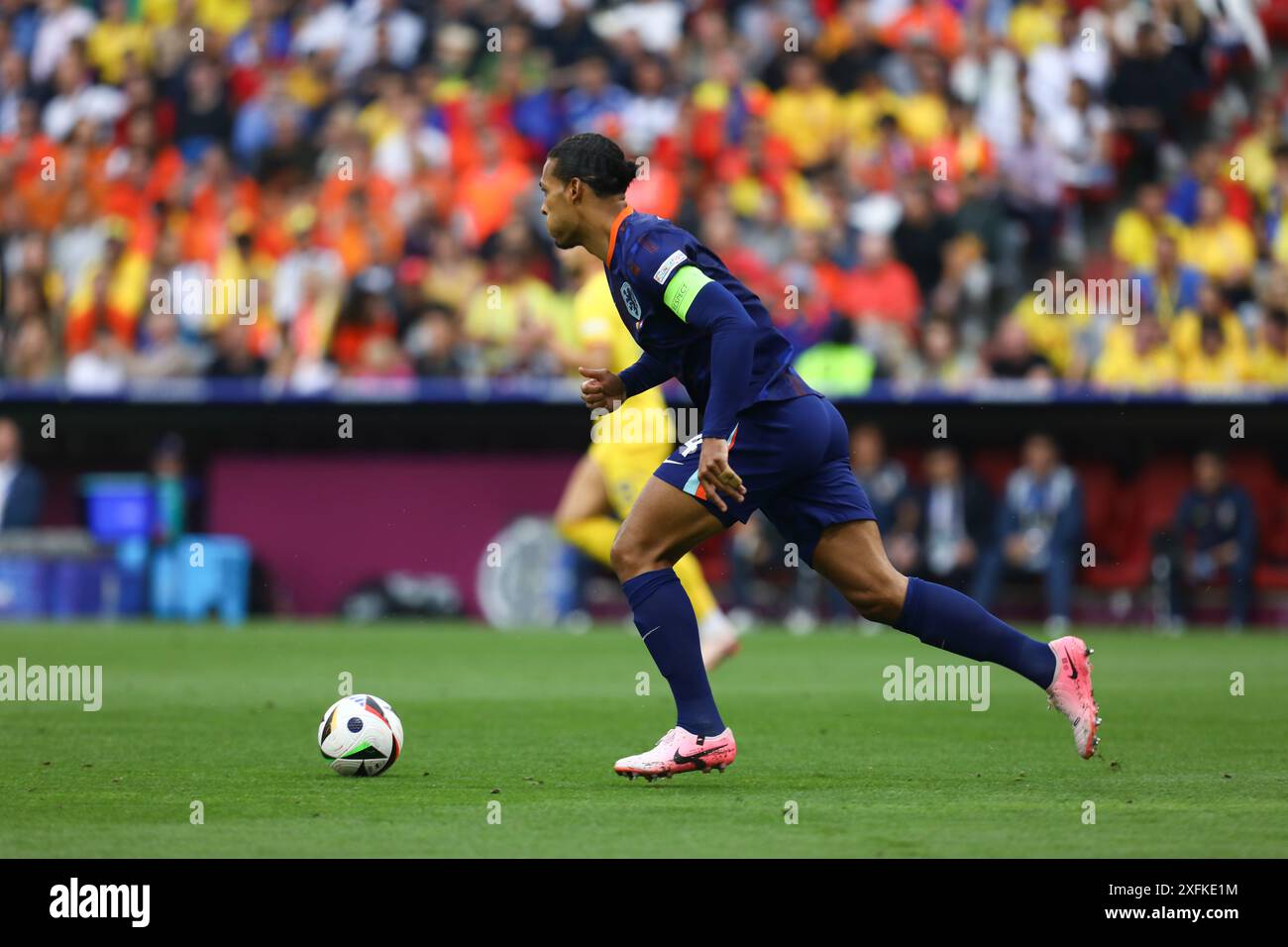 Virgil van dijk 2024 hi-res stock photography and images - Alamy