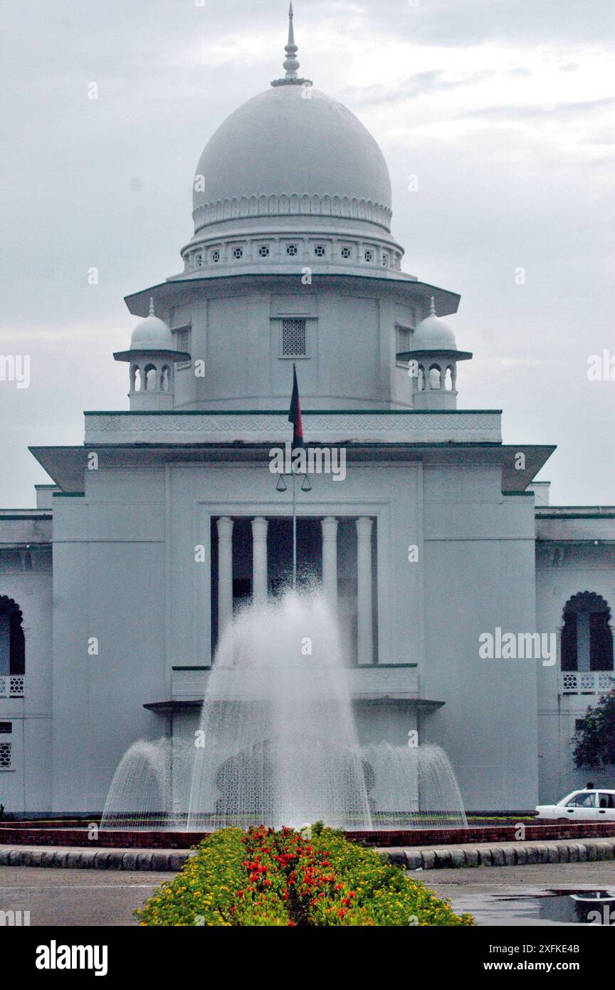 Old high court dhaka bangladesh hi-res stock photography and images - Alamy