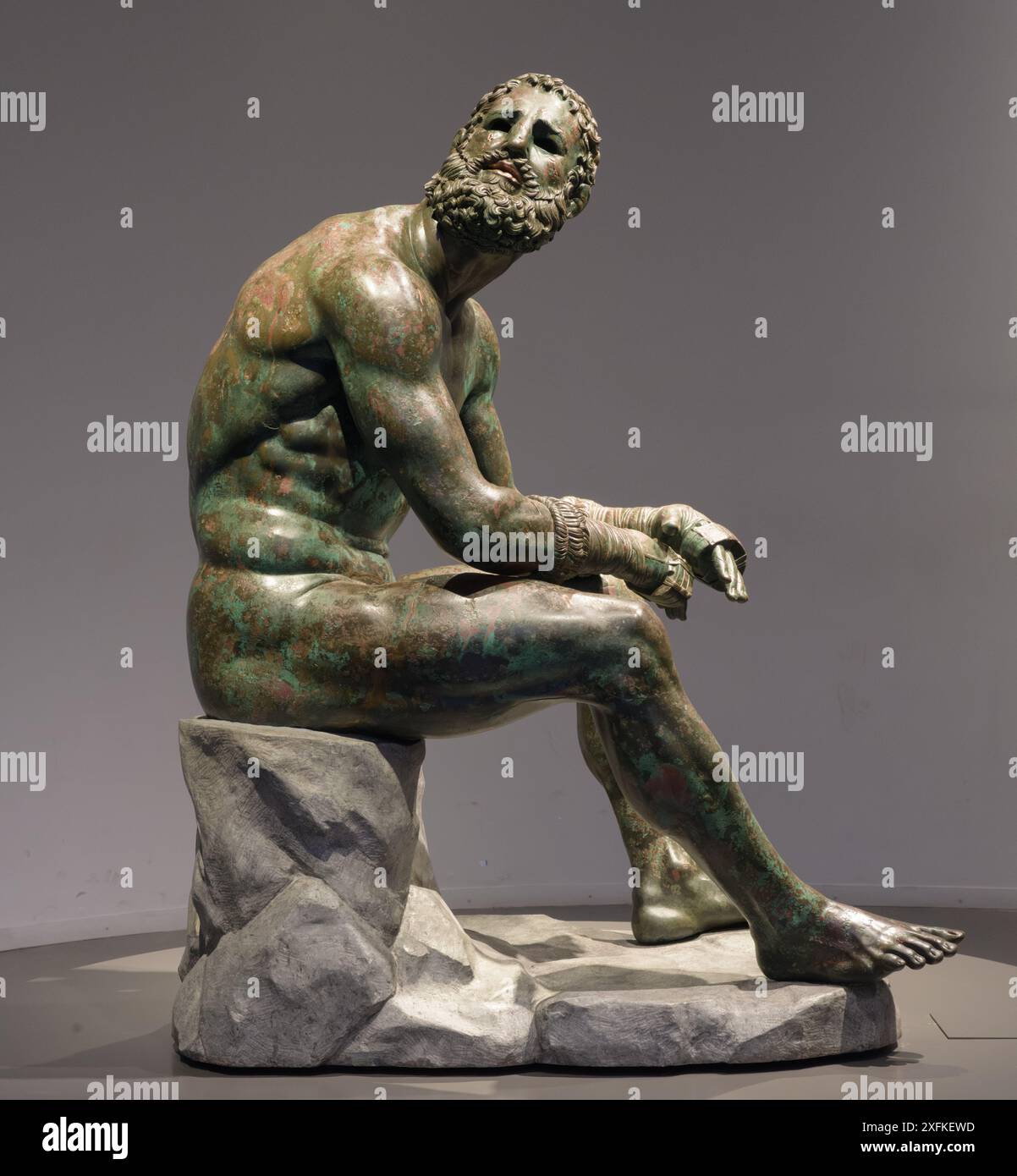 Boxer statue rome hi-res stock photography and images - Alamy