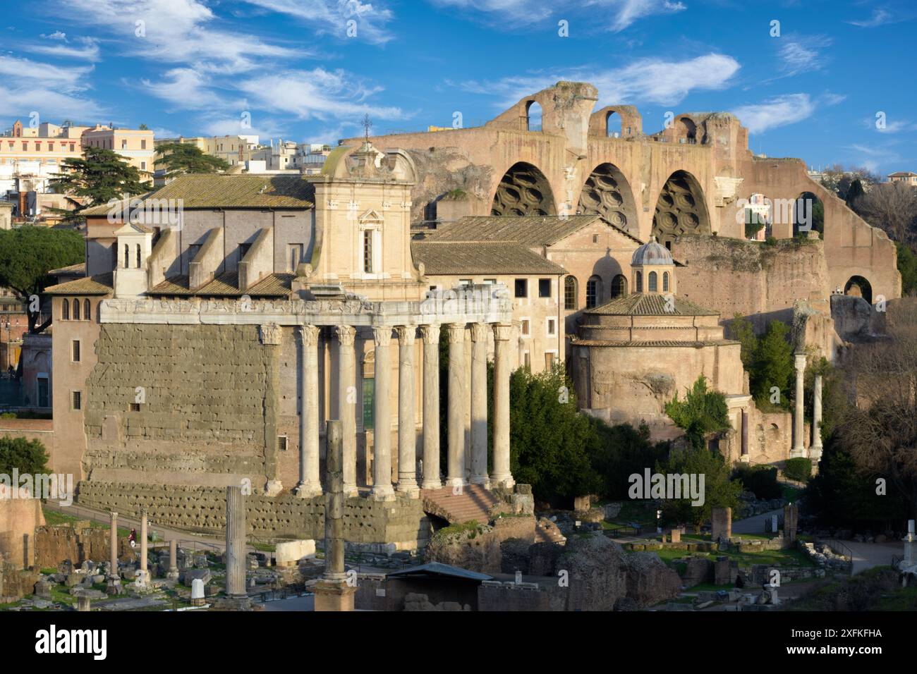 Foro romano rome italy hi-res stock photography and images - Alamy