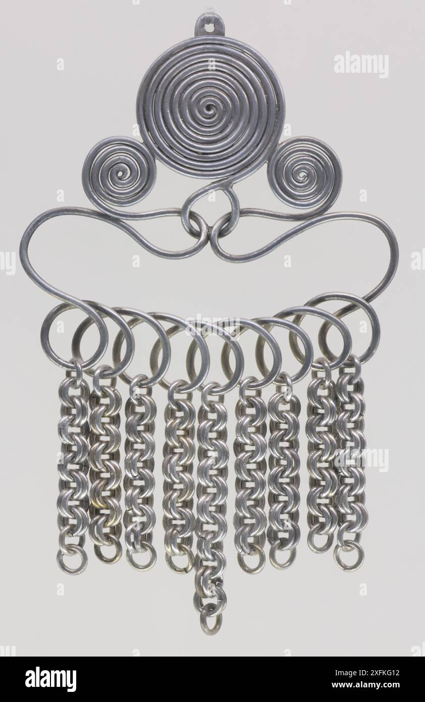 Iron Age, Piceni, Mid-Adriatic and Southern Italian jewellery pendant ...