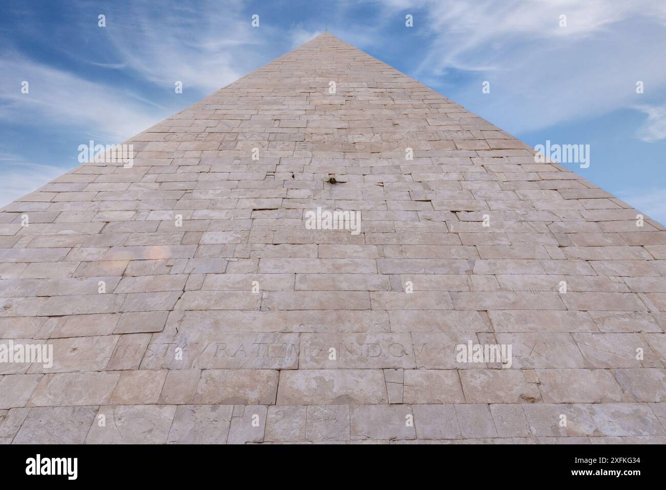 The pyramid of Cestius (Piramide di Caio Cestio or Piramide Cestia ...