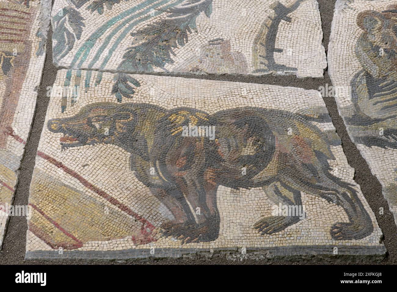 Ancient greek hunting scene mosaic hi-res stock photography and images ...