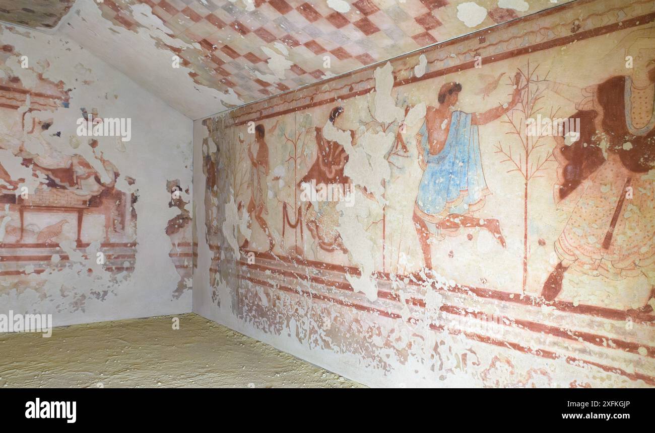 Wall painting in the Tomb of the Triclinium (Tomba del Triclinio ...