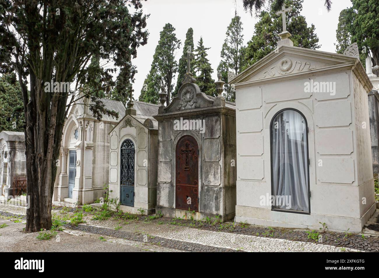 Old european cemetery vaults. lisbon historic cemetery Stock Photo - Alamy
