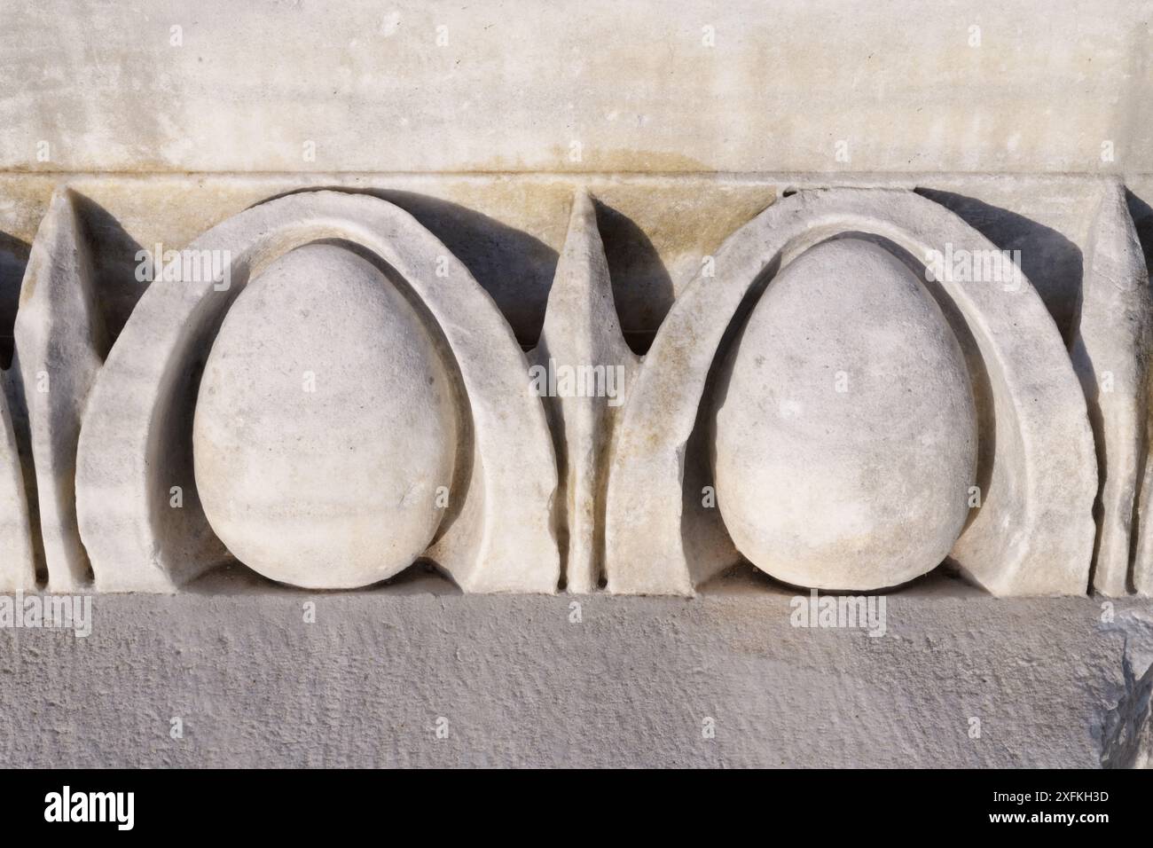 Woman egg shaped head hi-res stock photography and images - Alamy