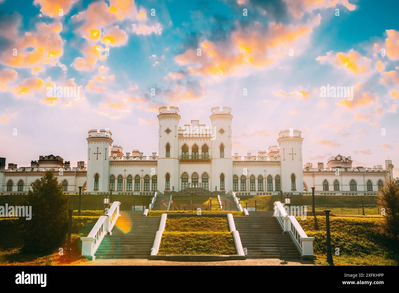 Castellated gothic architecture hi-res stock photography and images - Alamy