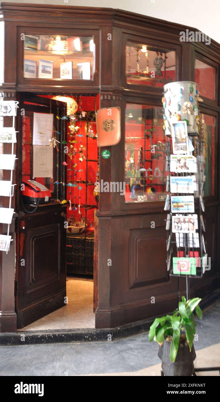 small shop with souvenirs and gifts, Maputo, Mozambique Stock Photo - Alamy