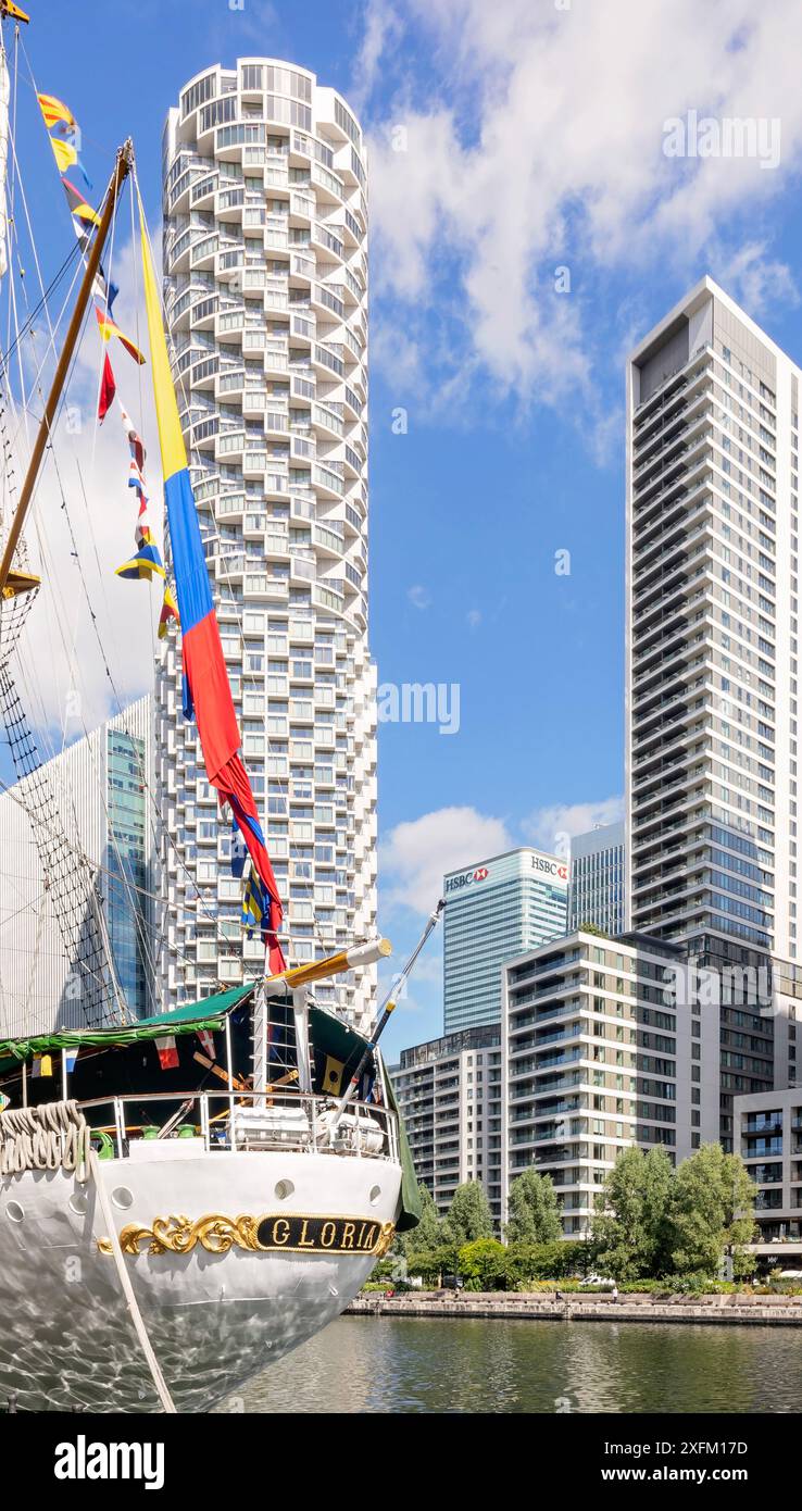 Columbian Navy Training ship Gloria in South Dock Canary Wharf Stock ...