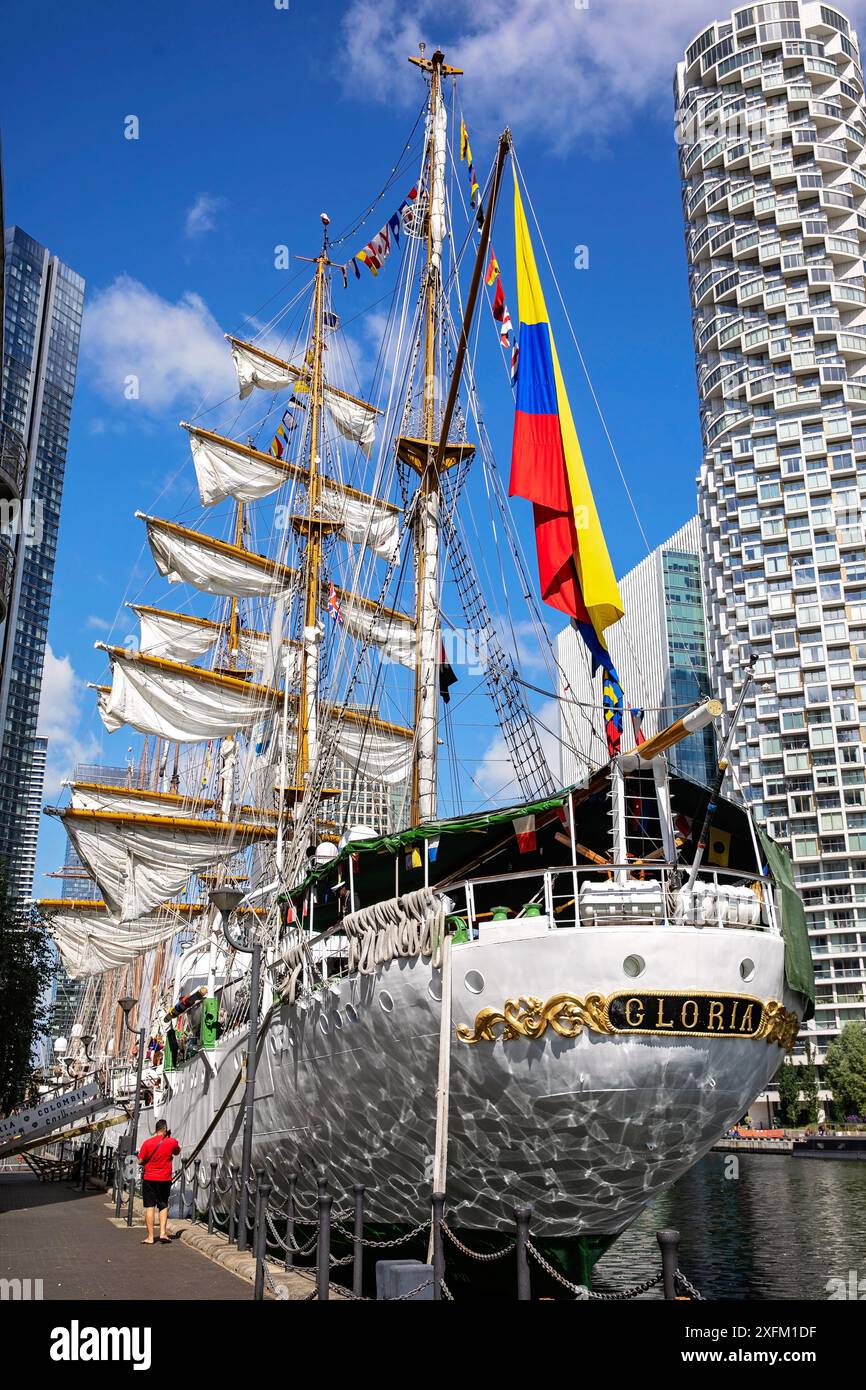 Dockside training hi-res stock photography and images - Alamy