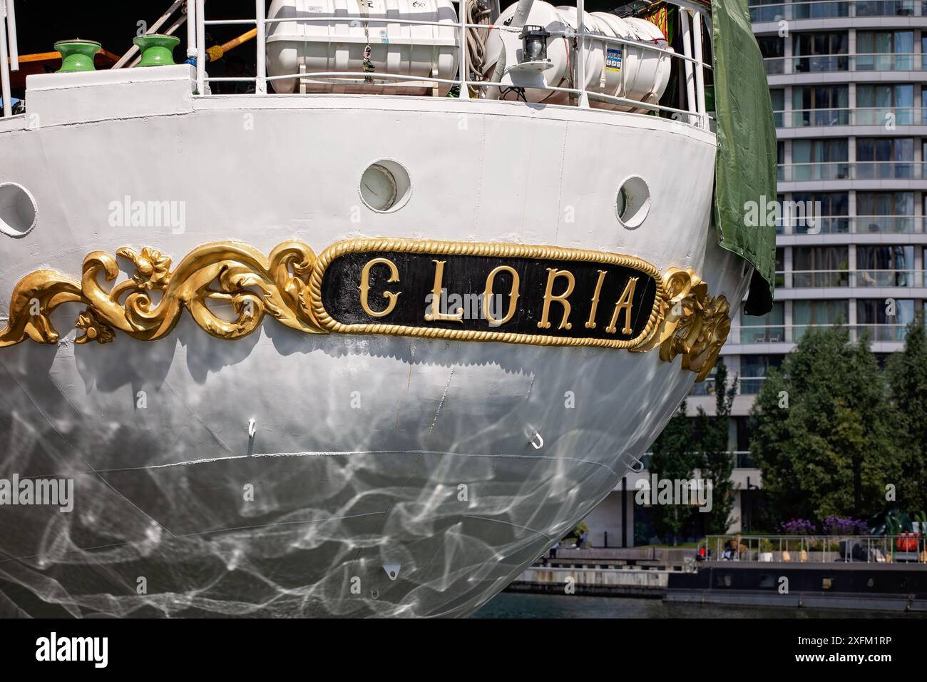 Columbian Navy Training ship Gloria in South Dock Canary Wharf Stock ...