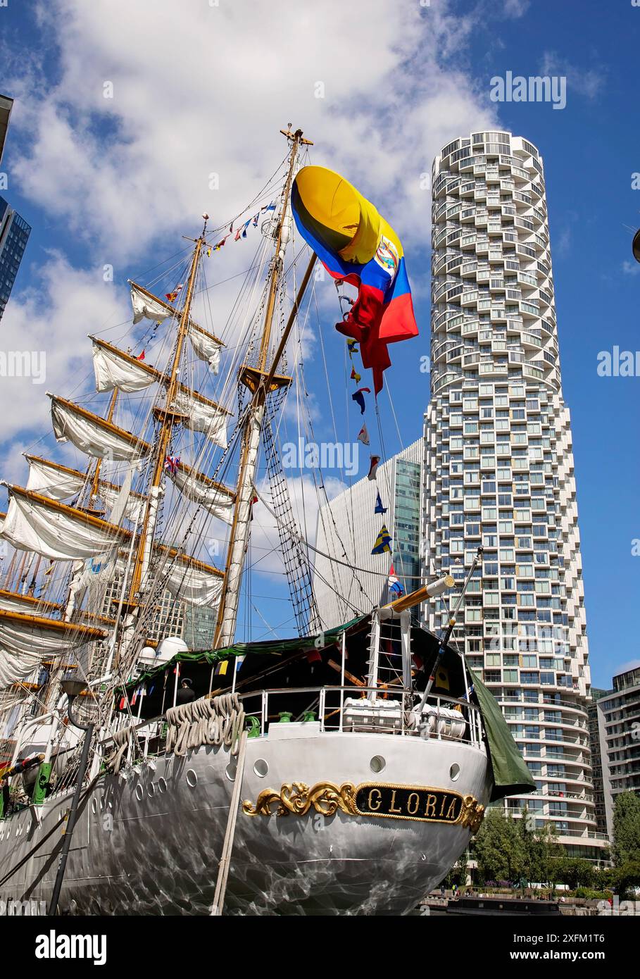 Columbian Navy Training ship Gloria in South Dock Canary Wharf Stock ...