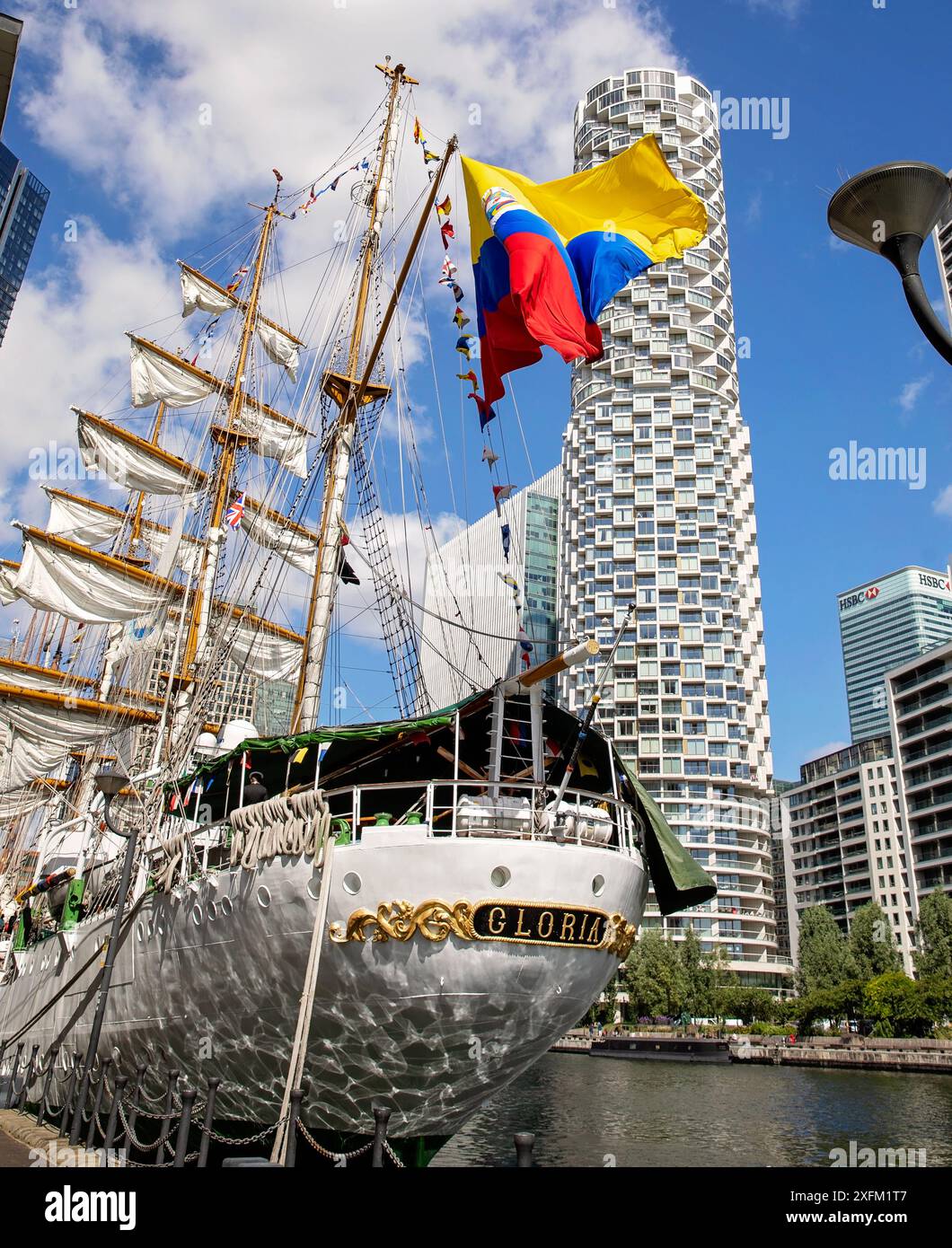 Columbian Navy Training ship Gloria in South Dock Canary Wharf Stock ...
