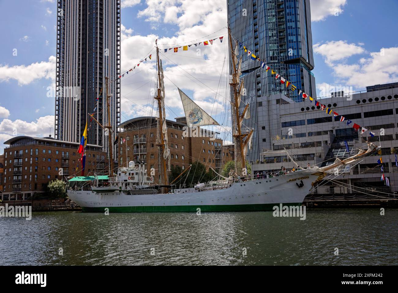 Columbian training ship hi-res stock photography and images - Alamy