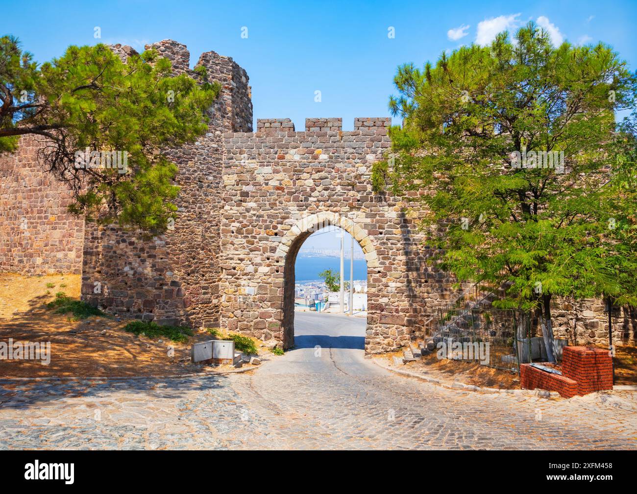 Panorama wall gate roman hi-res stock photography and images - Alamy