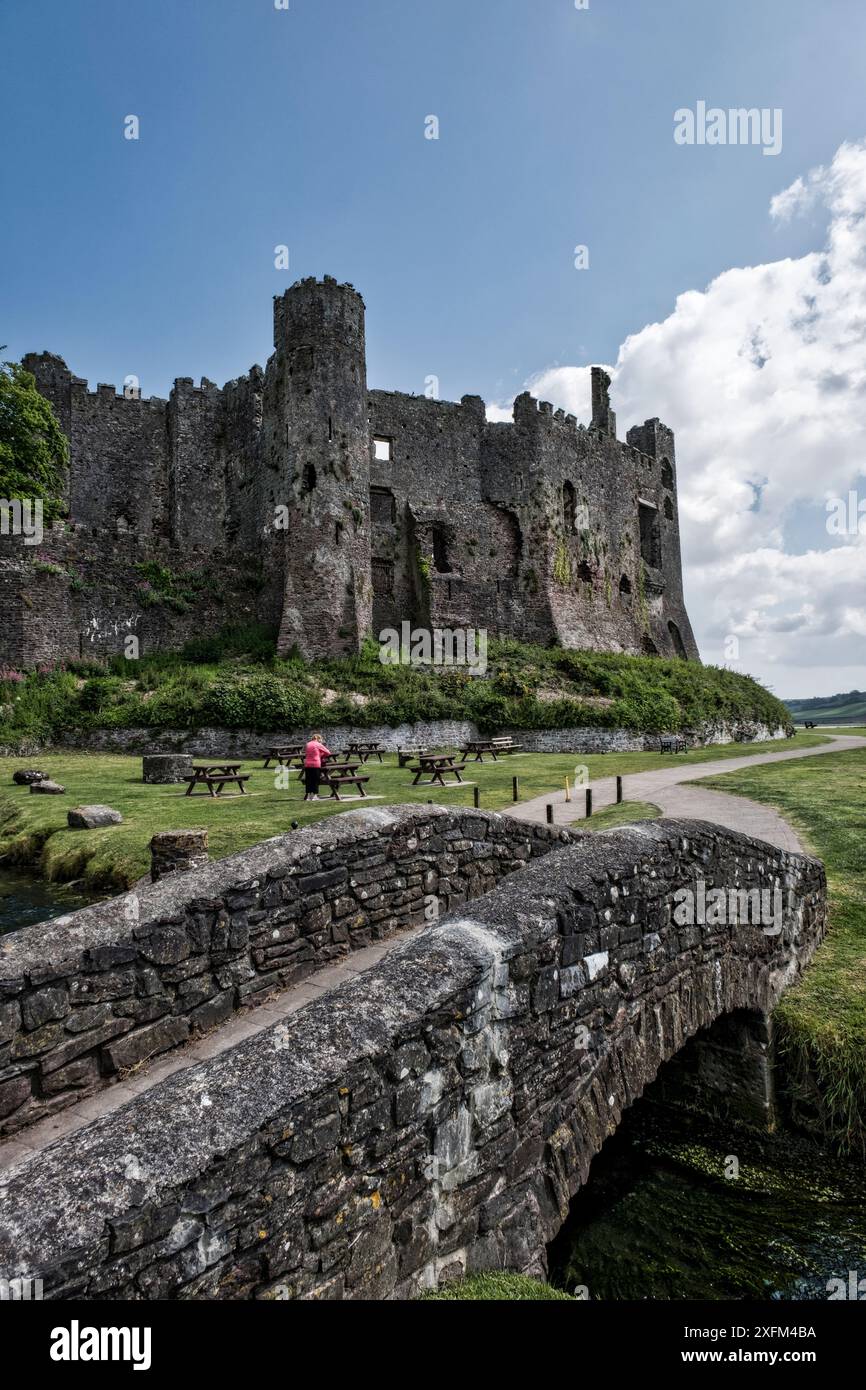 Laugharne, Wales, castle landscape, Dylan Thomas Stock Photo - Alamy