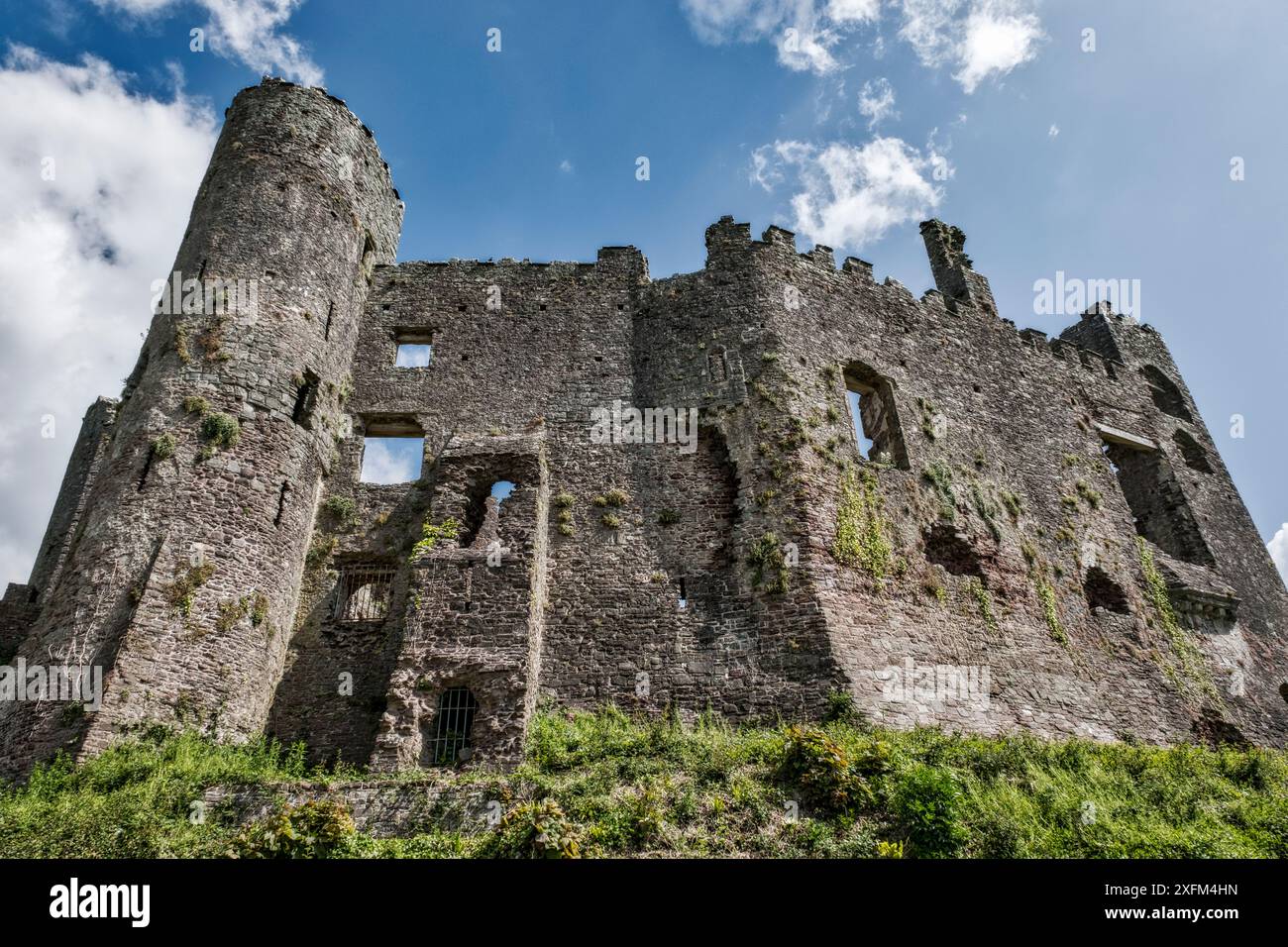 Laugharnes castle hi-res stock photography and images - Alamy