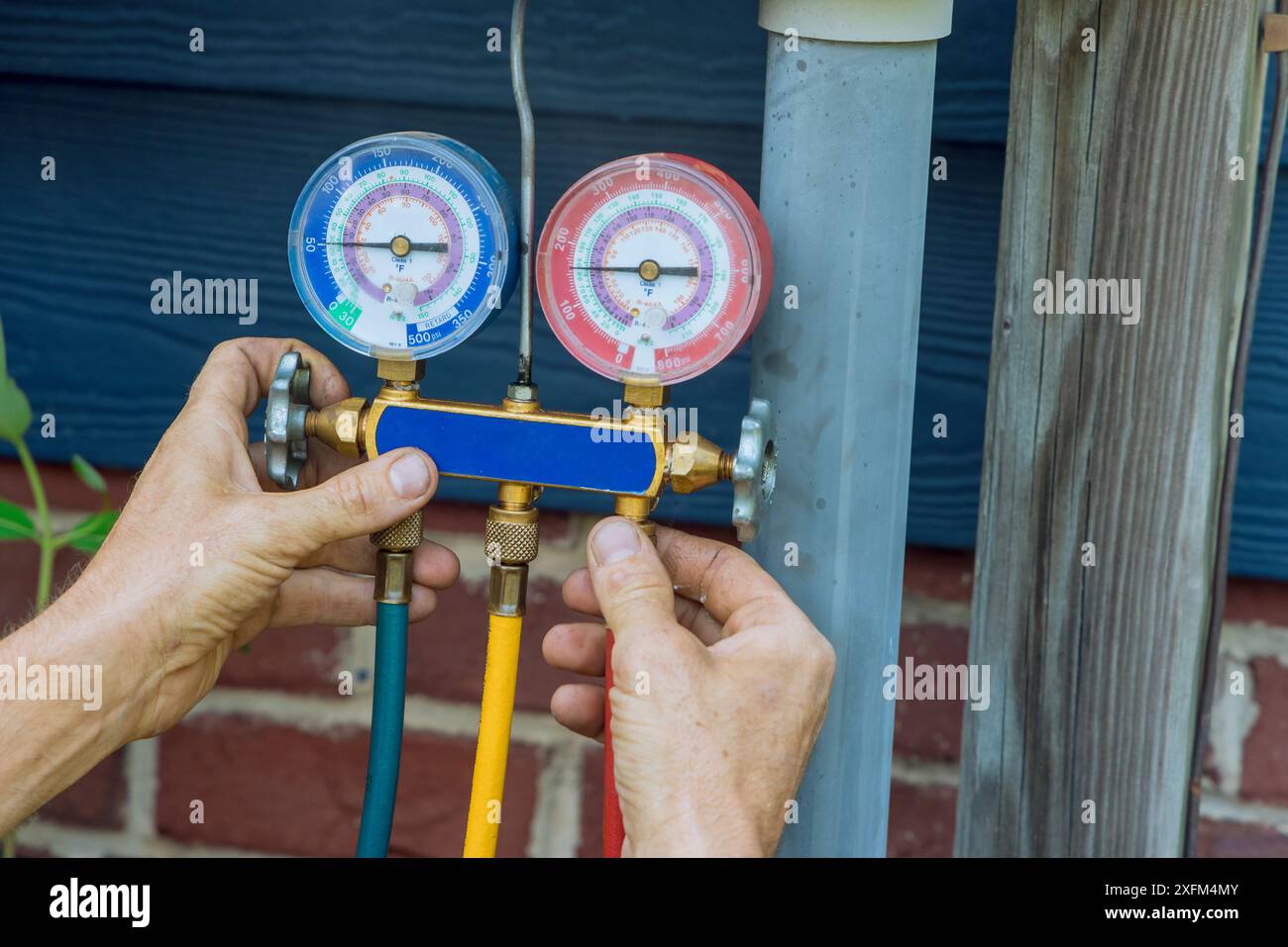 Measurement device for manometers that shows high low refrigerant ...