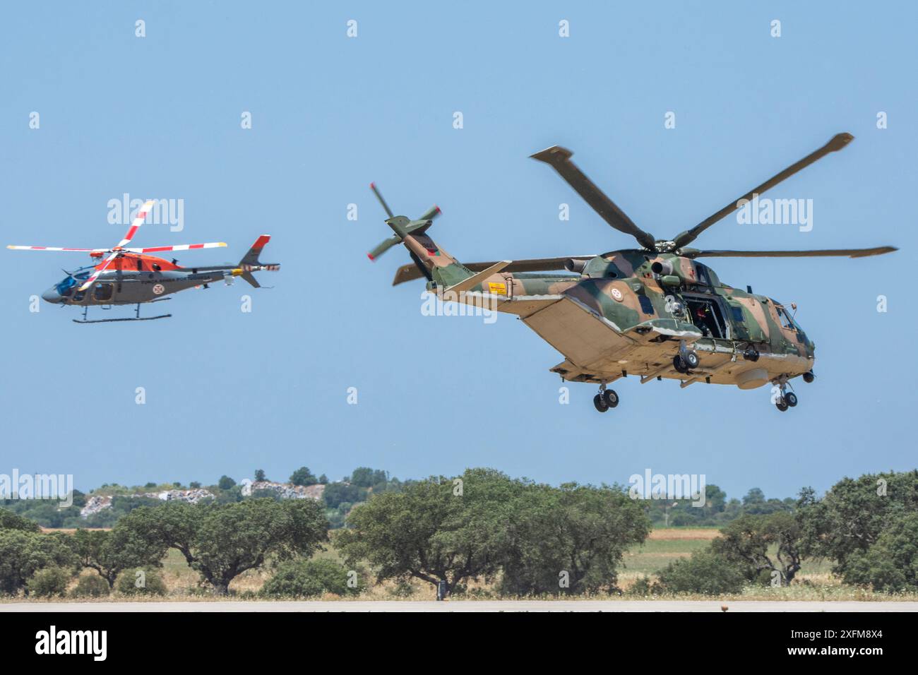 Helicópteros militares hi-res stock photography and images - Alamy
