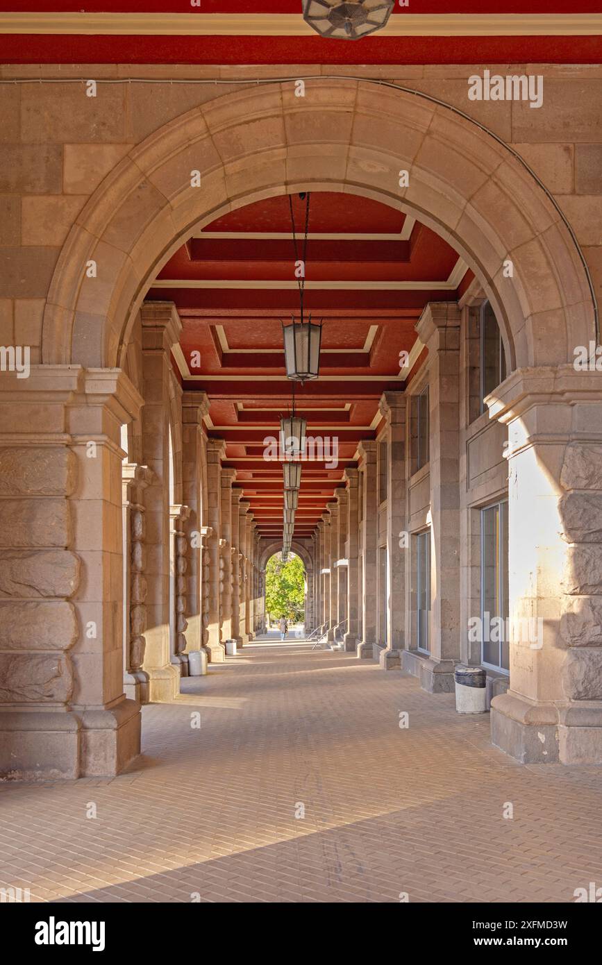 Row of ceiling lights hi-res stock photography and images - Alamy